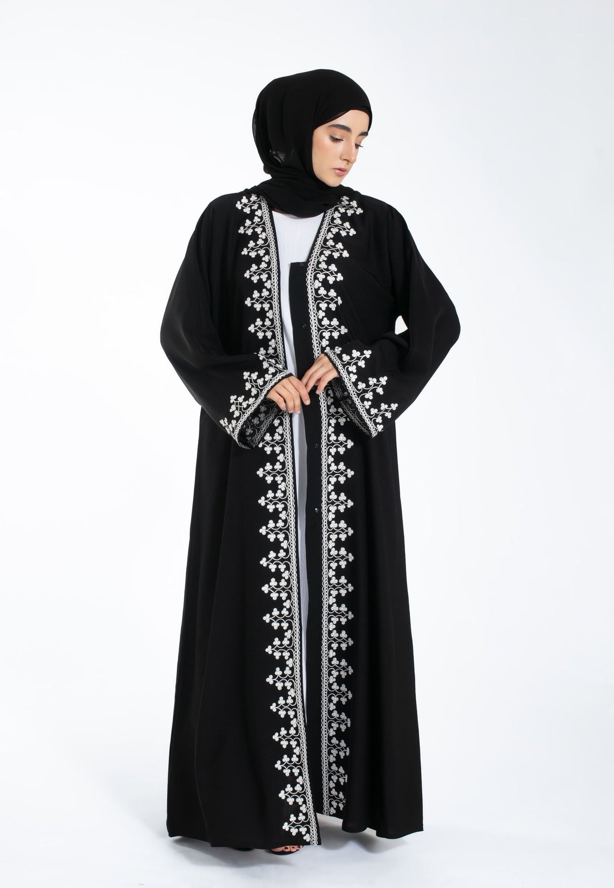 Clover Embroidered Black Open Abaya – Hayah Al-Muslimah